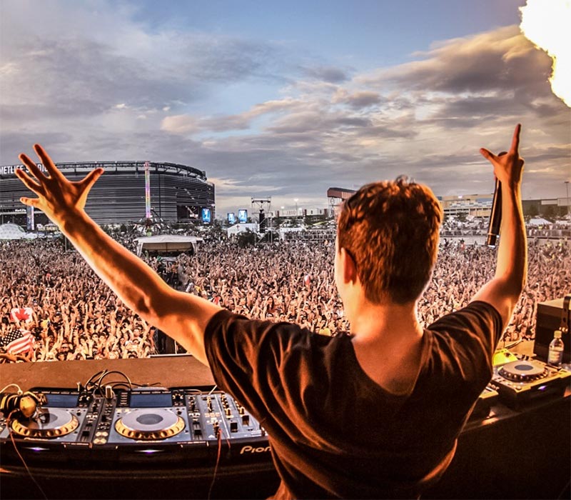 DJ at a professional standard | Learn How to Mix All Genres of Music